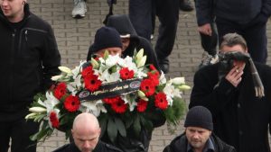 “Ostdeutschland kämpft”: Neonazis, Hooligans und rechte Rocker zu ...